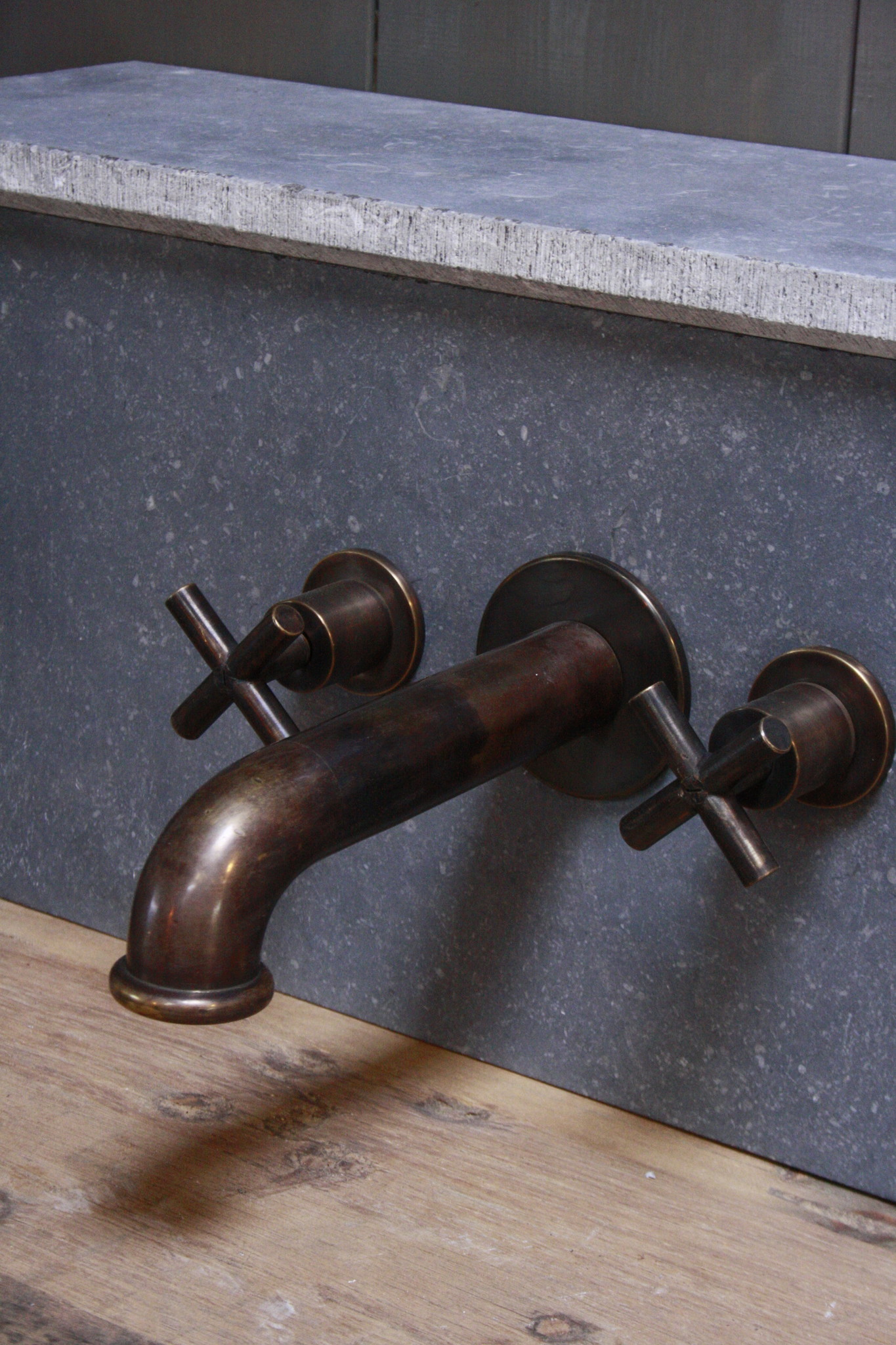 Muurkraan Nostalgisch 3-gats messing Pompkraan | Rene Houtman | - Rene ...