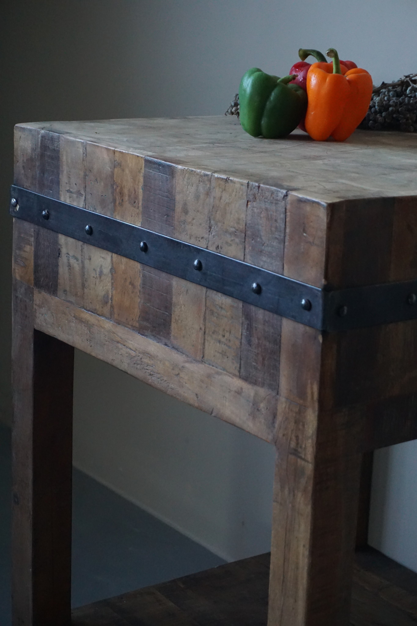 Oud Houten Hakblok Tafeltje Kookeiland Oud Teak H86 x B60 Cm - Rene Houtman