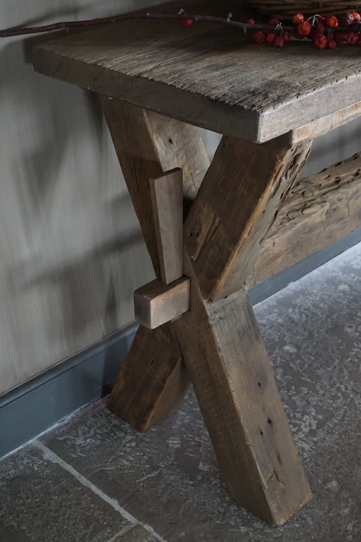 Sidetable Cross | Oud Hout | Met Lade | H76 x B200 x D46 cm - Rene Houtman