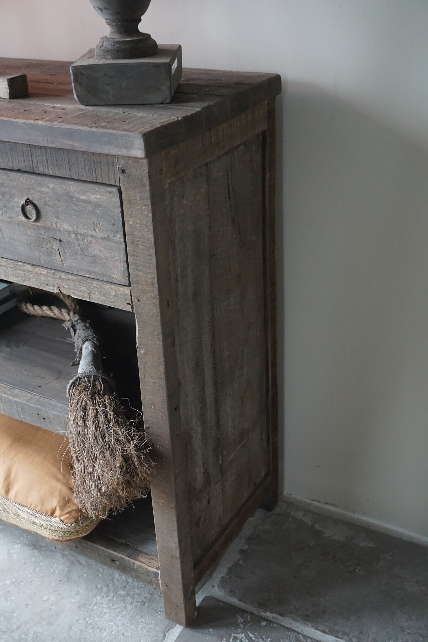 Sidetable | Oud Hout | 3 Lades | H91,5 x B121 x D40 cm | Rene Houtman ...