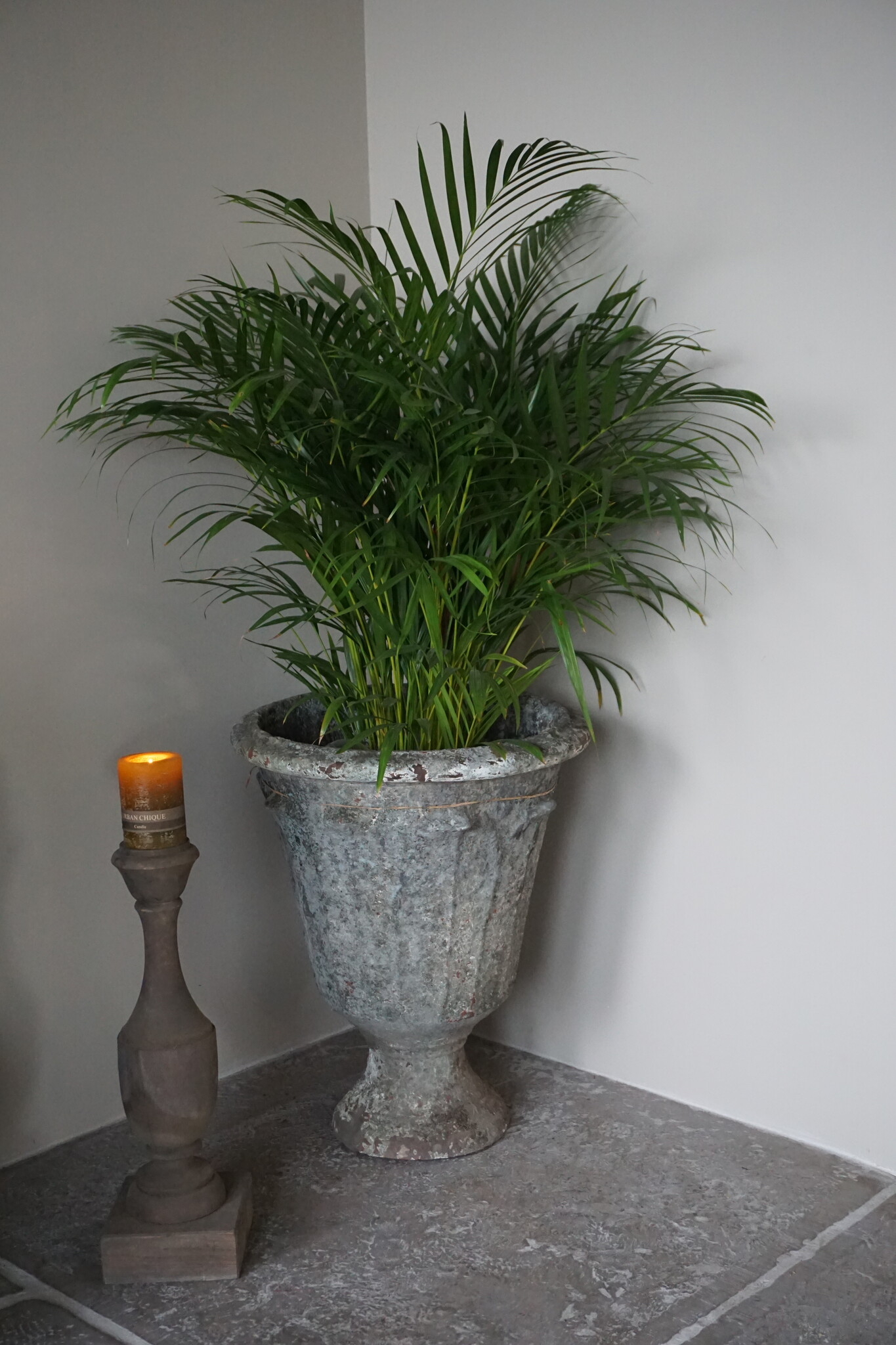 Indonesische Pot Met Voet | H60 x D49 cm | Rene Houtman Interieurs ...