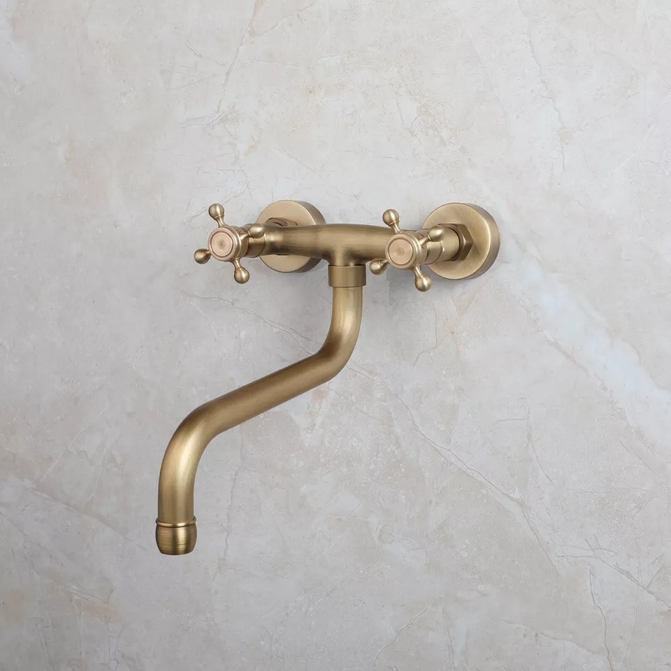 Nostalgische Bronzen Muurkraan met Draaibare Uitloop - Rene Houtman