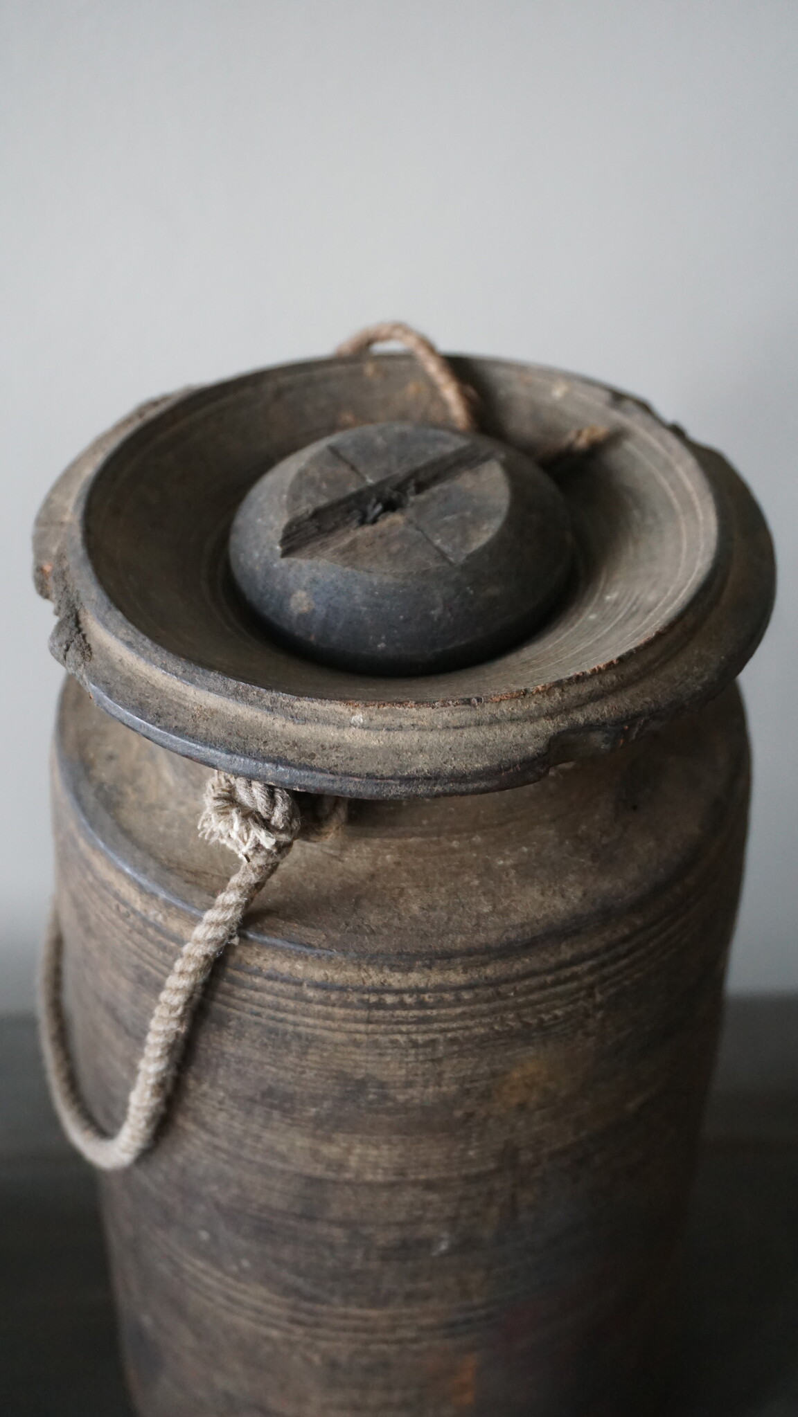 Unieke Pot Kopen? Nepalese Houten Pot | Met Deksel | H29 x D14 cm ...