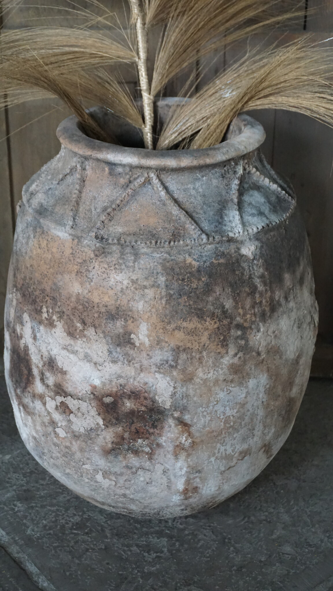 Oude Nepalese Pot | H64,5 x D50 cm | Rene Houtman Interieurs - Rene Houtman