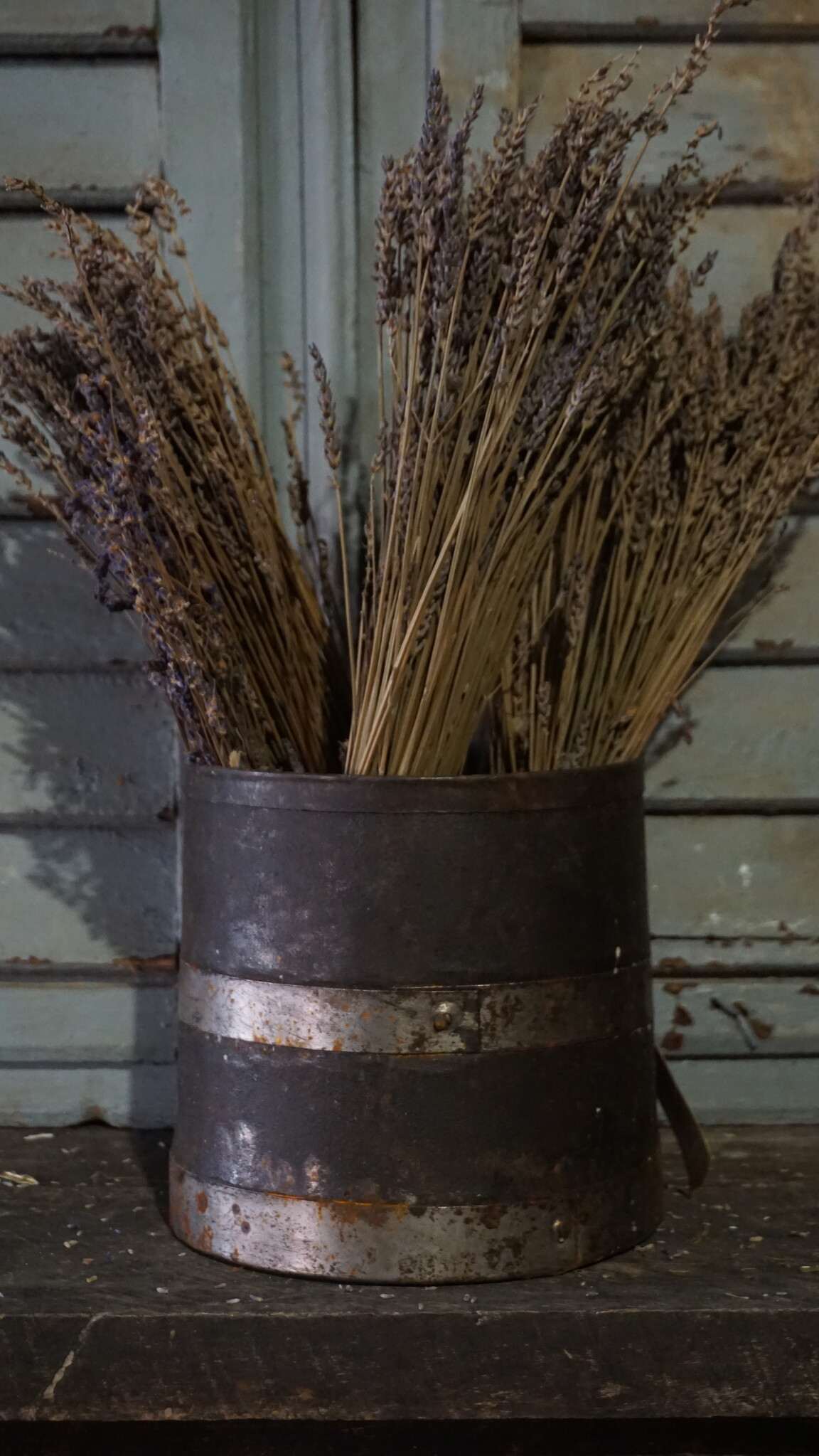 Stoere Authentieke Roestige Metalen Pot | Rene Houtman Interieurs ...