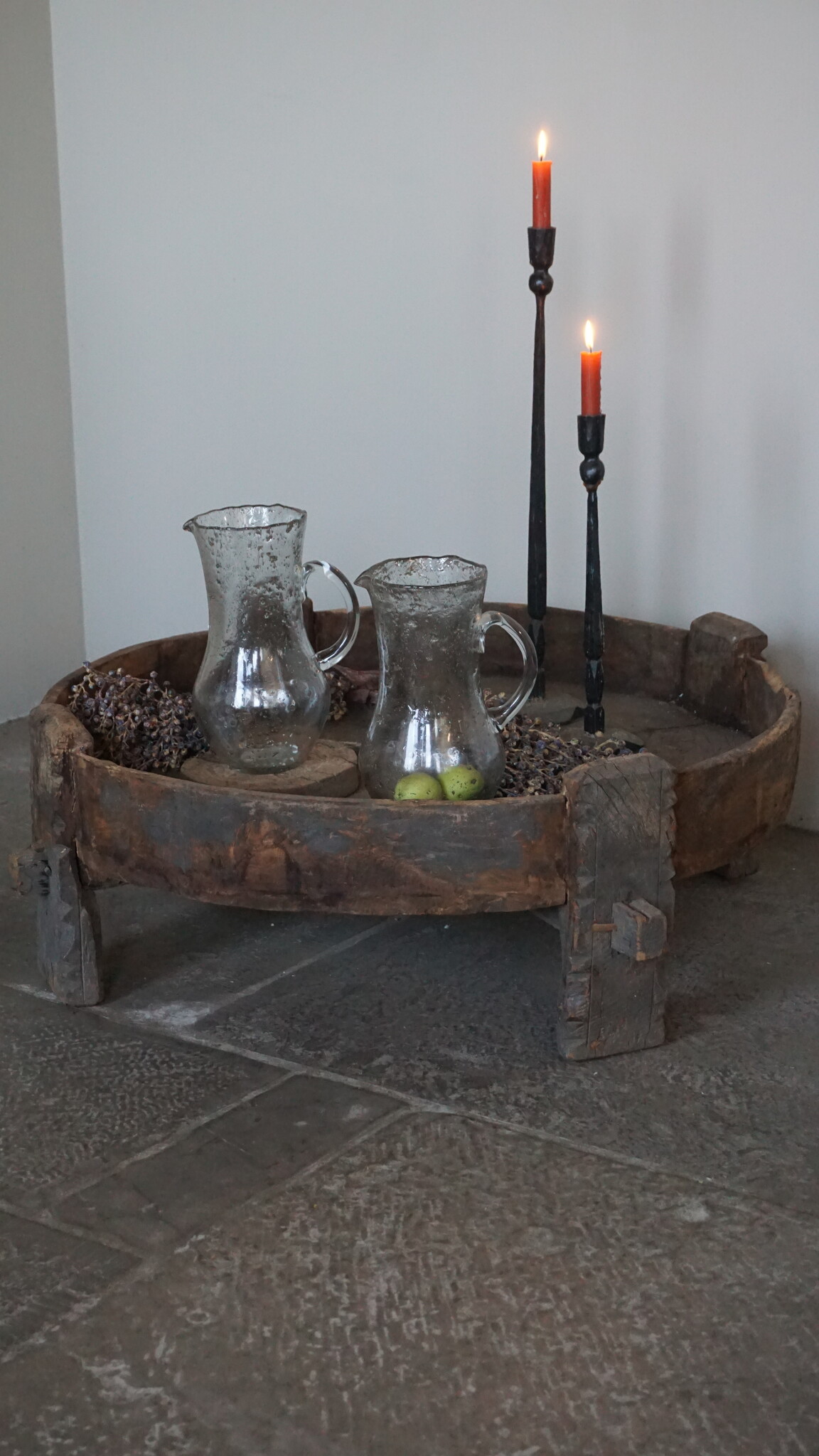 Chakki Tafel XL | Oud Hout | H30 x D95 cm | Uniek Item | Rene Houtman - Rene Houtman