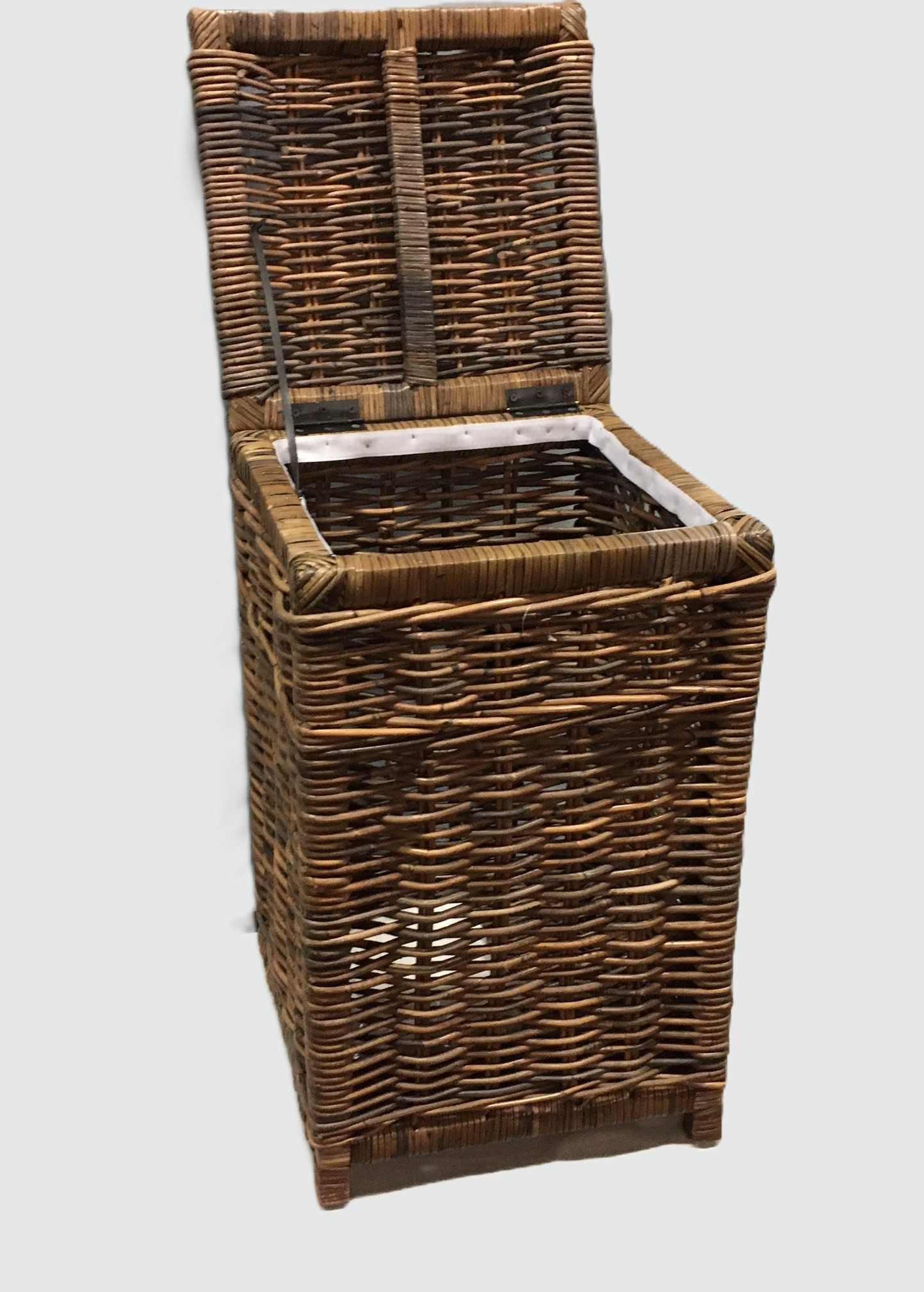 Wasmand Rotan/Riet | Bruin | H67 x B40 x D40 cm | Rene Houtman - Rene ...