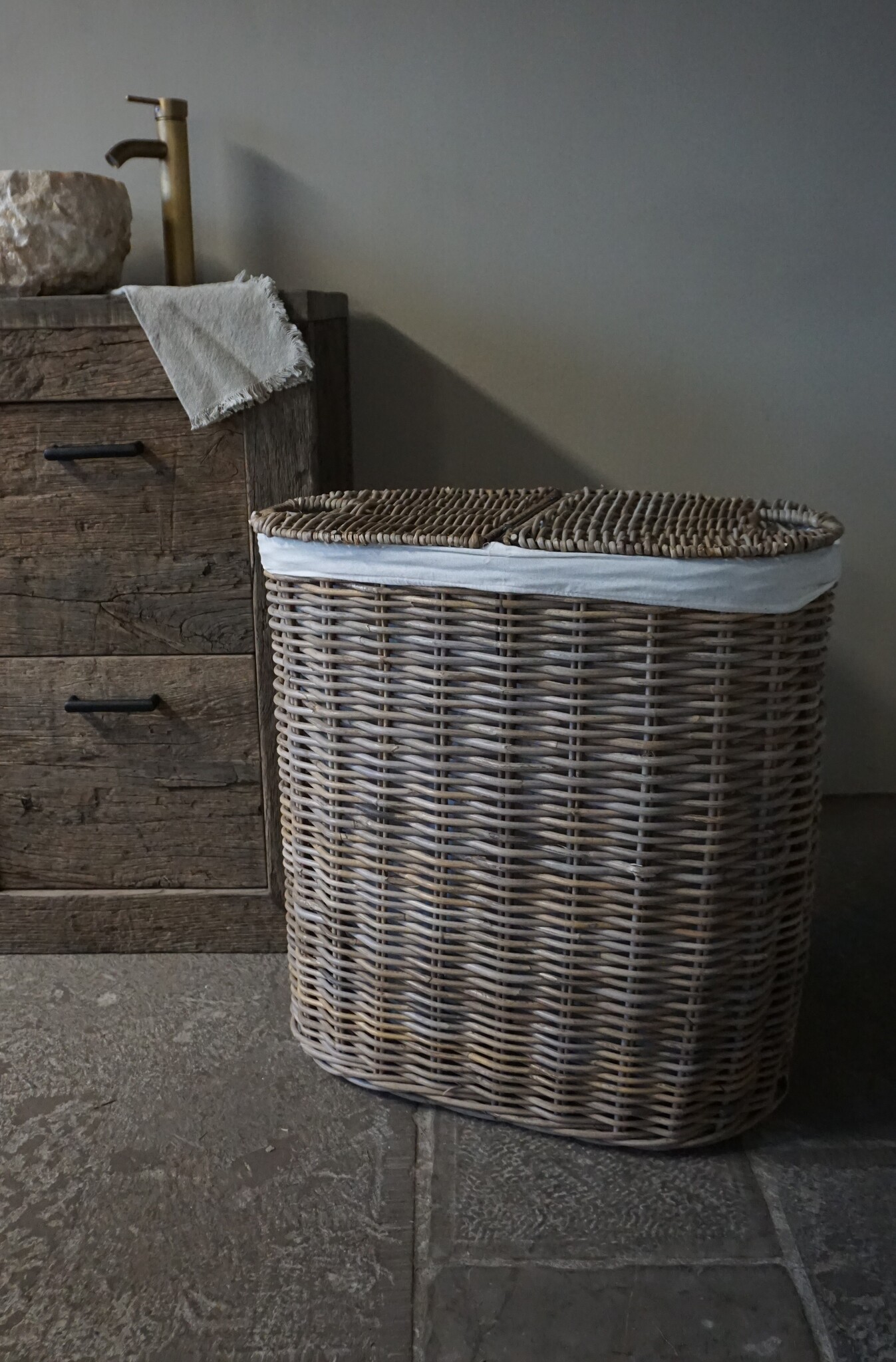 Wasmand Rotan/Riet | Ovaal | H67 x B64 x D36 cm | Rene Houtman - Rene ...