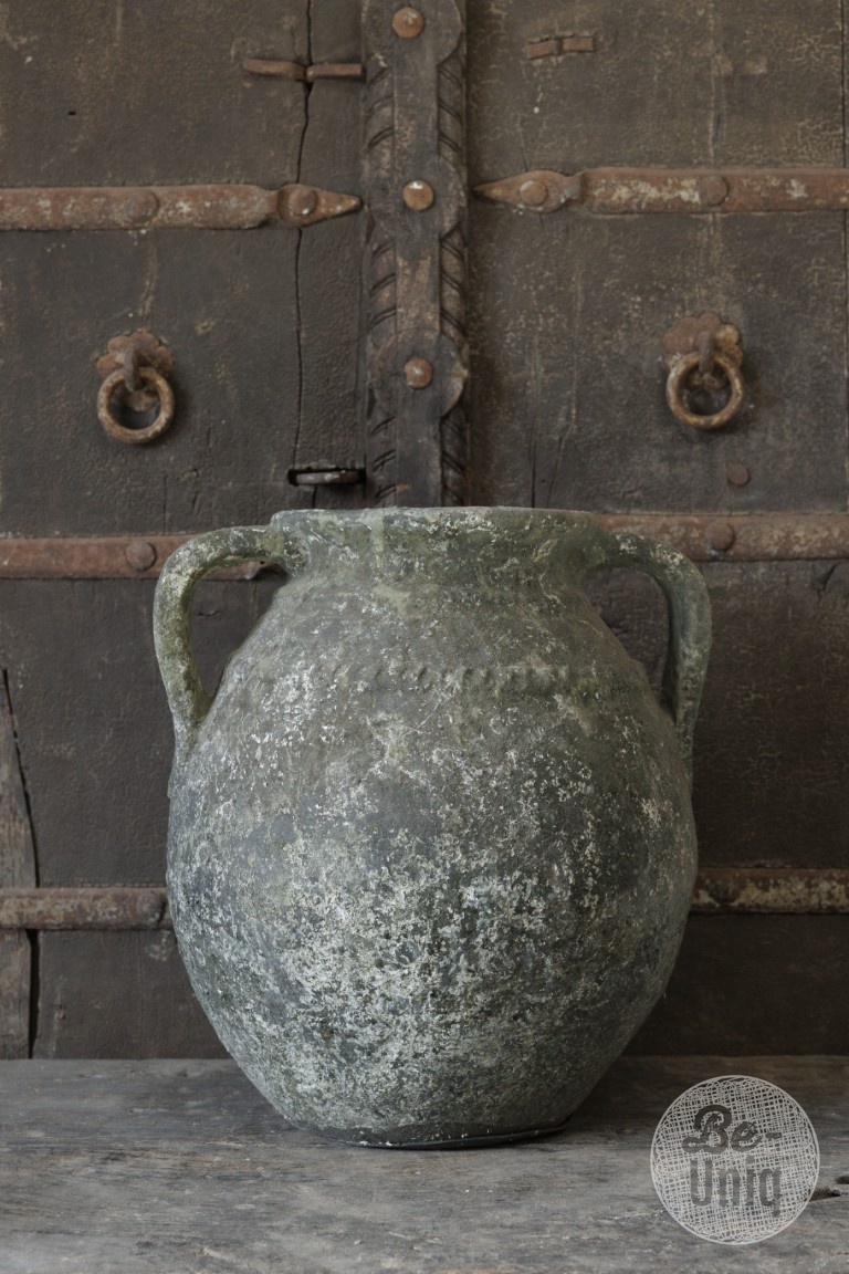 Oude Verweerde Pot | Indonesie | H39 x B37 x D34 cm | Rene Houtman ...