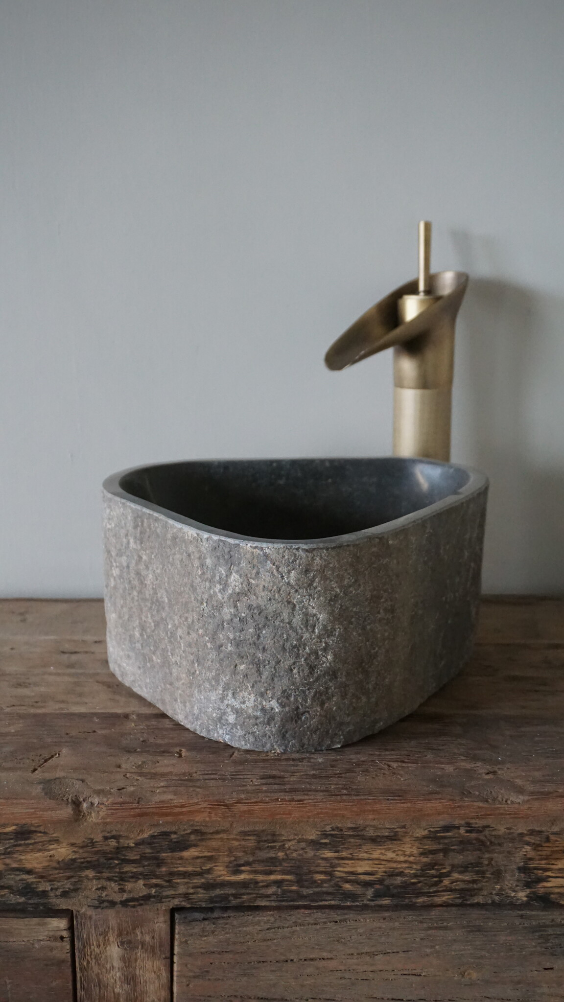 Kleine Stenen Waskom + Spoelgat | H13,5 x B28 x D27 cm | Rene Houtman ...