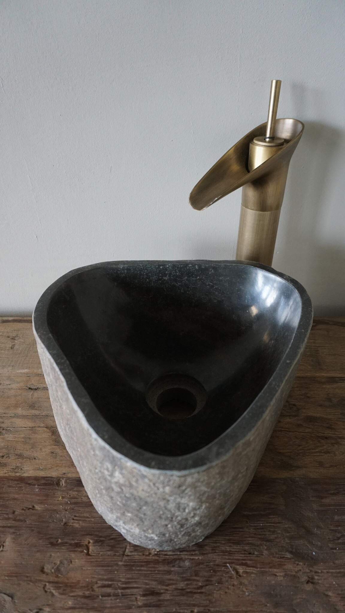 Kleine Stenen Waskom + Spoelgat | H13,5 x B28 x D27 cm | Rene Houtman ...