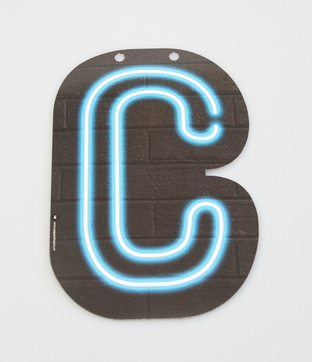 Neon letter - C - De verkleedzolder, voor al uw feestartikelen ...