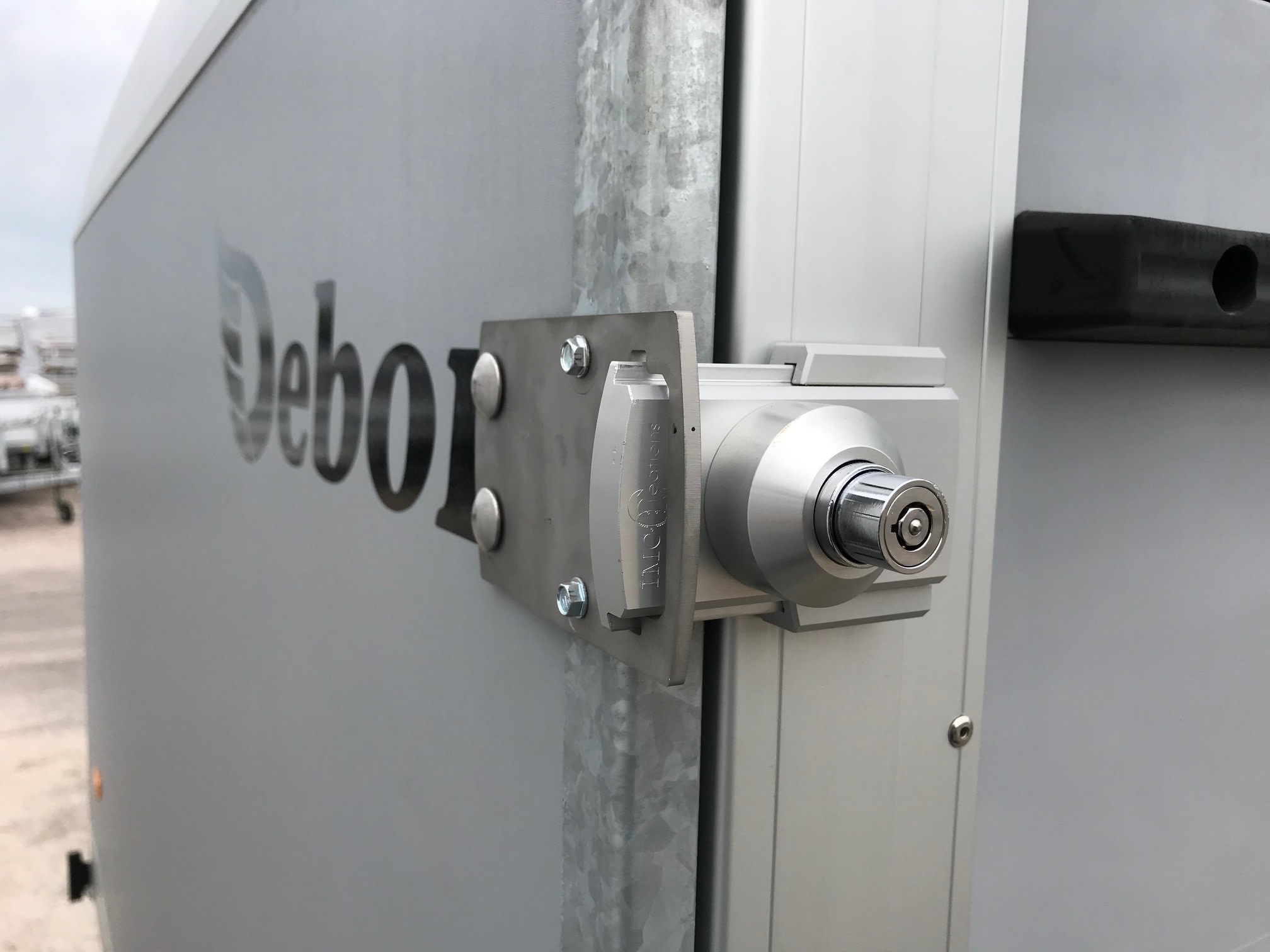 Lock for rear ramps to suit Cheval and Debon - Fieldfare Trailer Centre