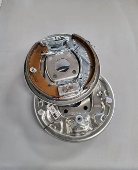 250 X 40 Bolt on back plate assembly Knott IWT Style POST MAR 14 (PAIR ...