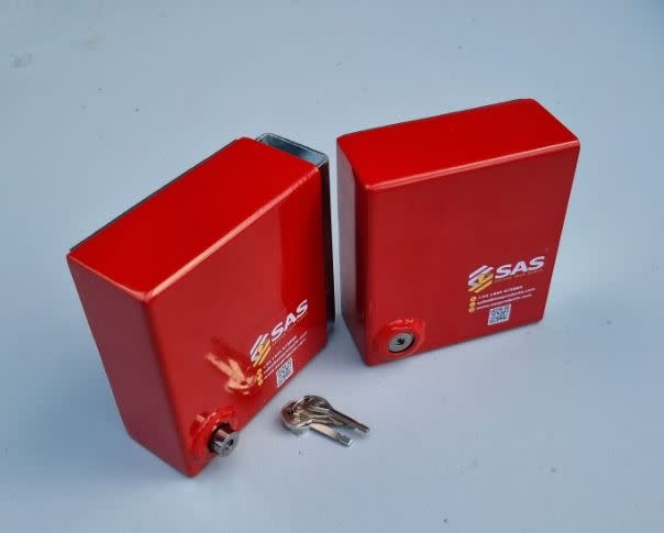 SAS Debon / Cheval Liberte Box Trailer Door Handle Lock - Matched Key ...