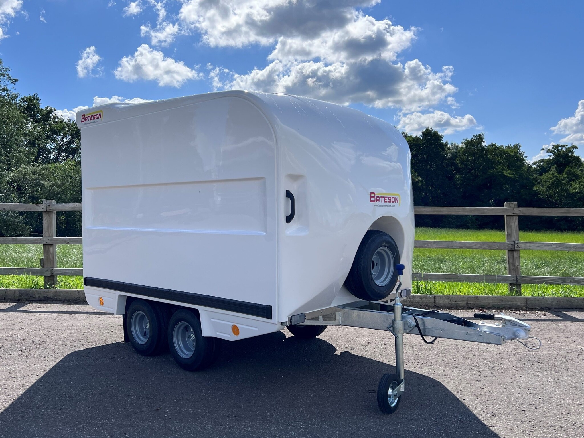 Bateson 120V Twin Axle Box Trailer | Fieldfare Trailer Centre | UK ...