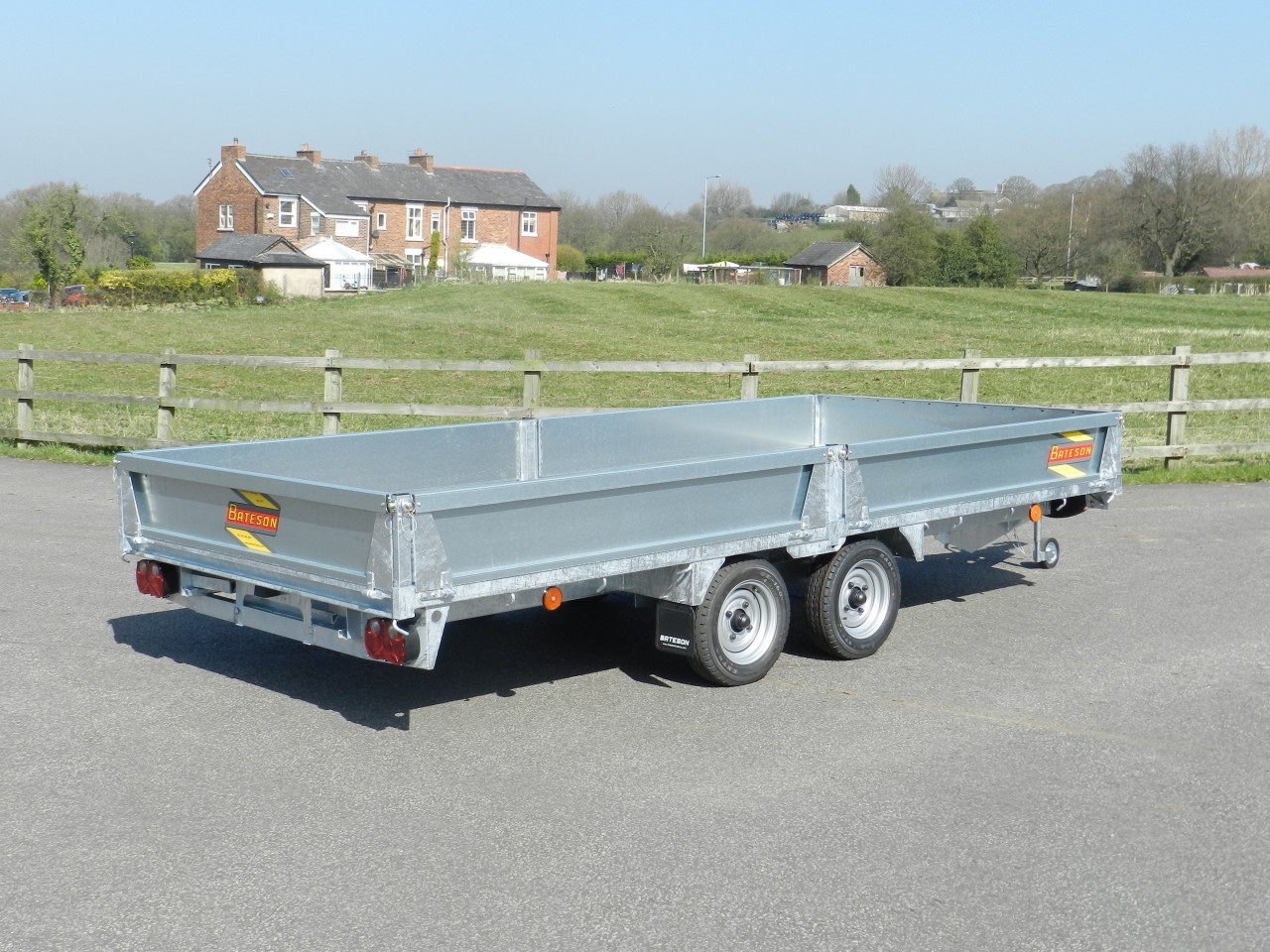 Bateson 2643 Platform Trailer 4.3m x 2m (14'x6'6") Twin Axle 2600kg GVW ...