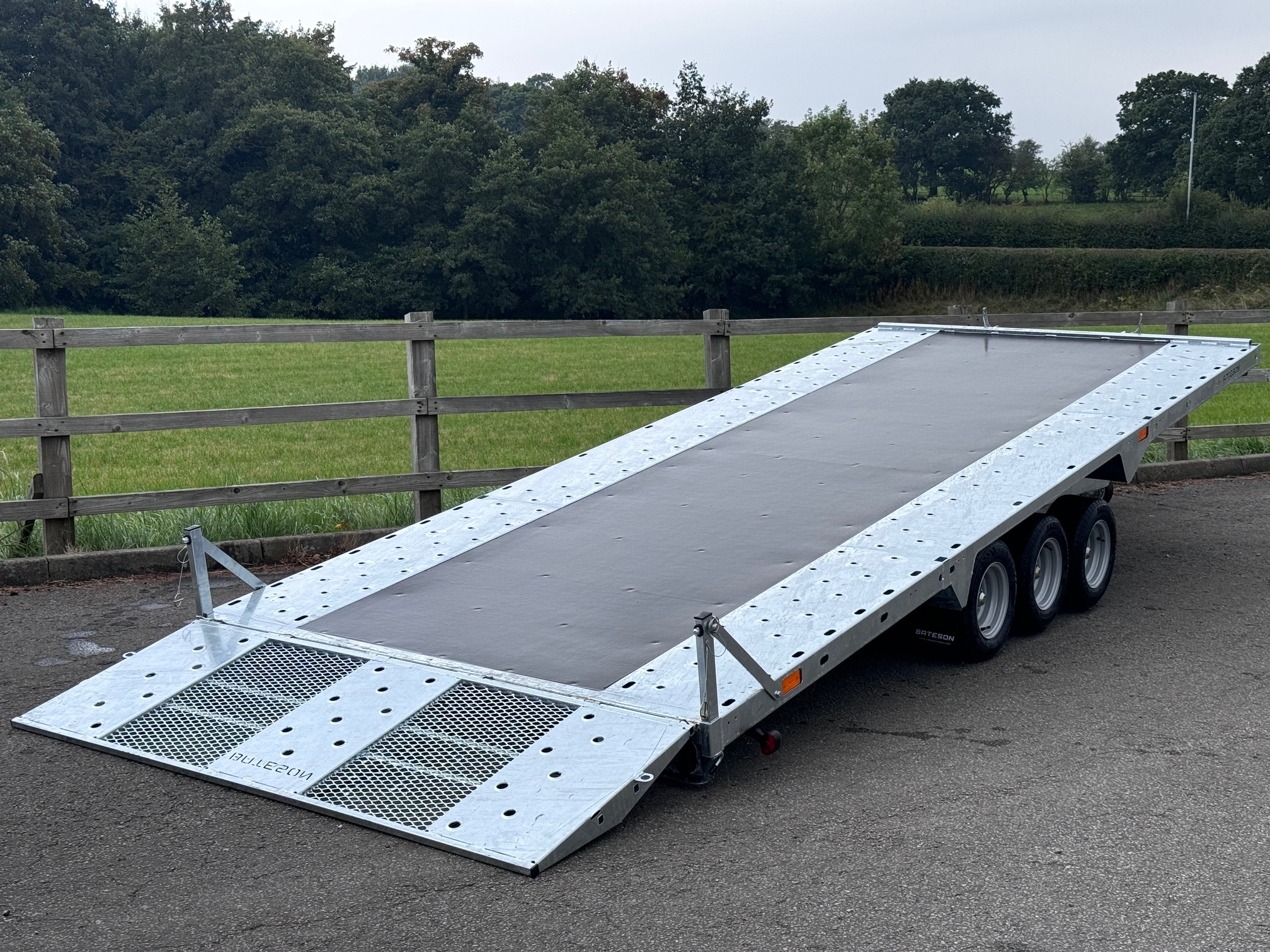 Bateson PT56 Tri-Axle Hydraulic Tilt Platform Trailer 5m x 2.1m (16' x ...