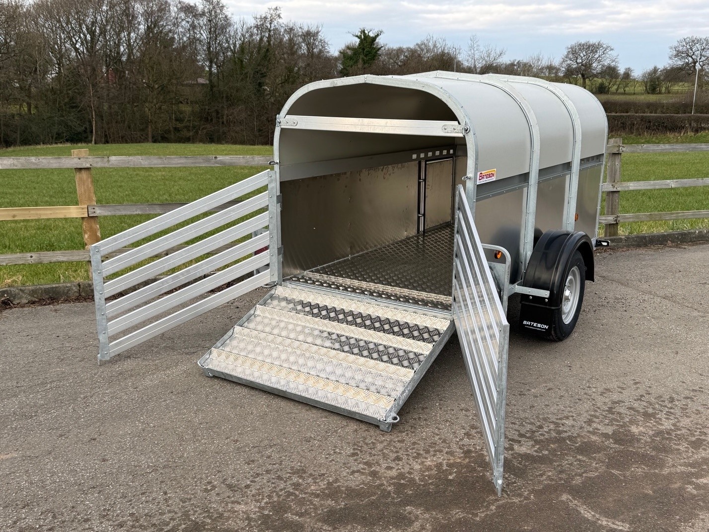 Bateson 15LT Livestock Trailer 8' x 4' x 4' Livestock Trailer for use ...