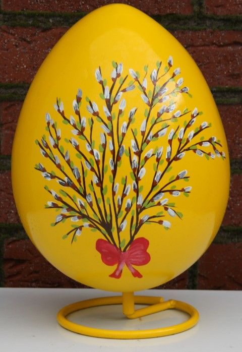 Ei geel │ Polyester │ Handgeschilderde decoratie │ Loodsvol.com ...