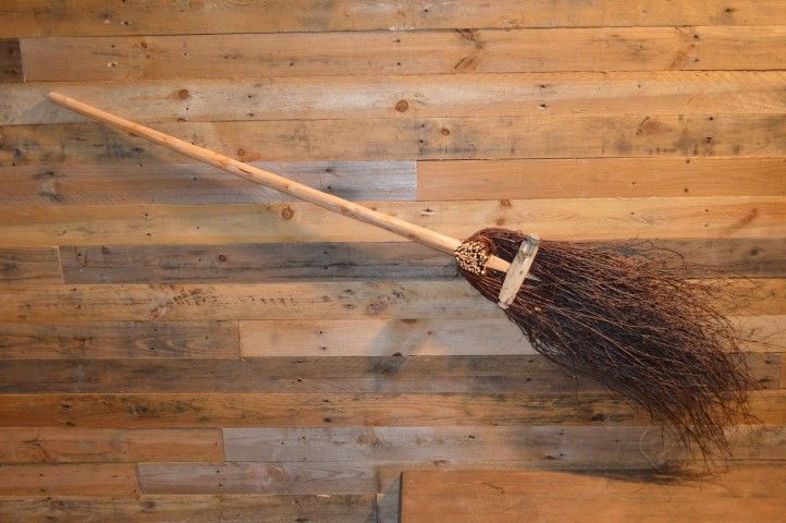 Boerenbezem │ Heksenbezem │ Berkenbezem met steel │ Loodsvol.com ...