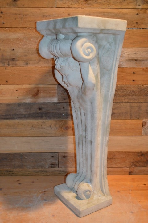 Zuil van gips │ afbeelding van engel │ loodsvol.com Beltrum - Loodsvol.com