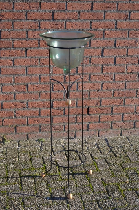 Driepoot metaal met puntglas │ Decoratie │ Kringloop │ Loodsvol.com ...