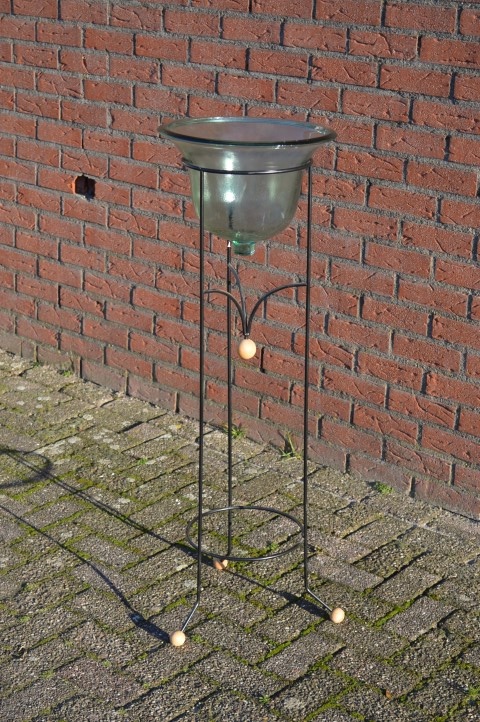 Driepoot metaal met puntglas │ Decoratie │ Kringloop │ Loodsvol.com ...