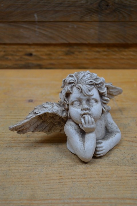 Denkende engel │ Betonnen beeldje │ Decoratie ornament │ Loodsvol.com - Loodsvol.com