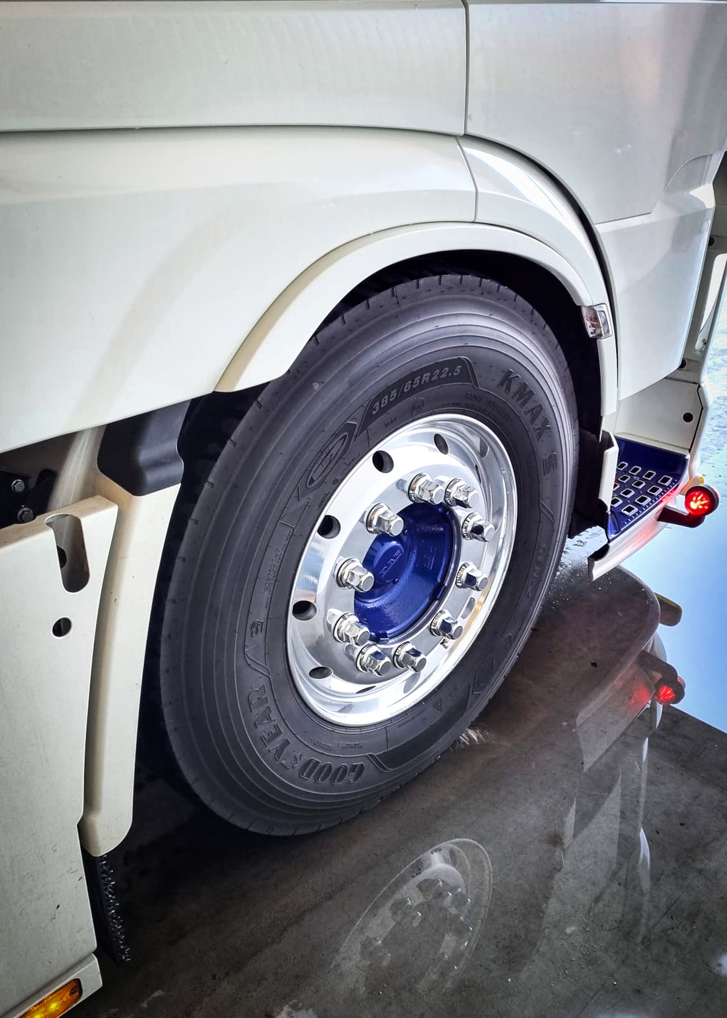 DAF XF 106 Fender Extension - Style & Performance Upgrade - Solar Guard ...