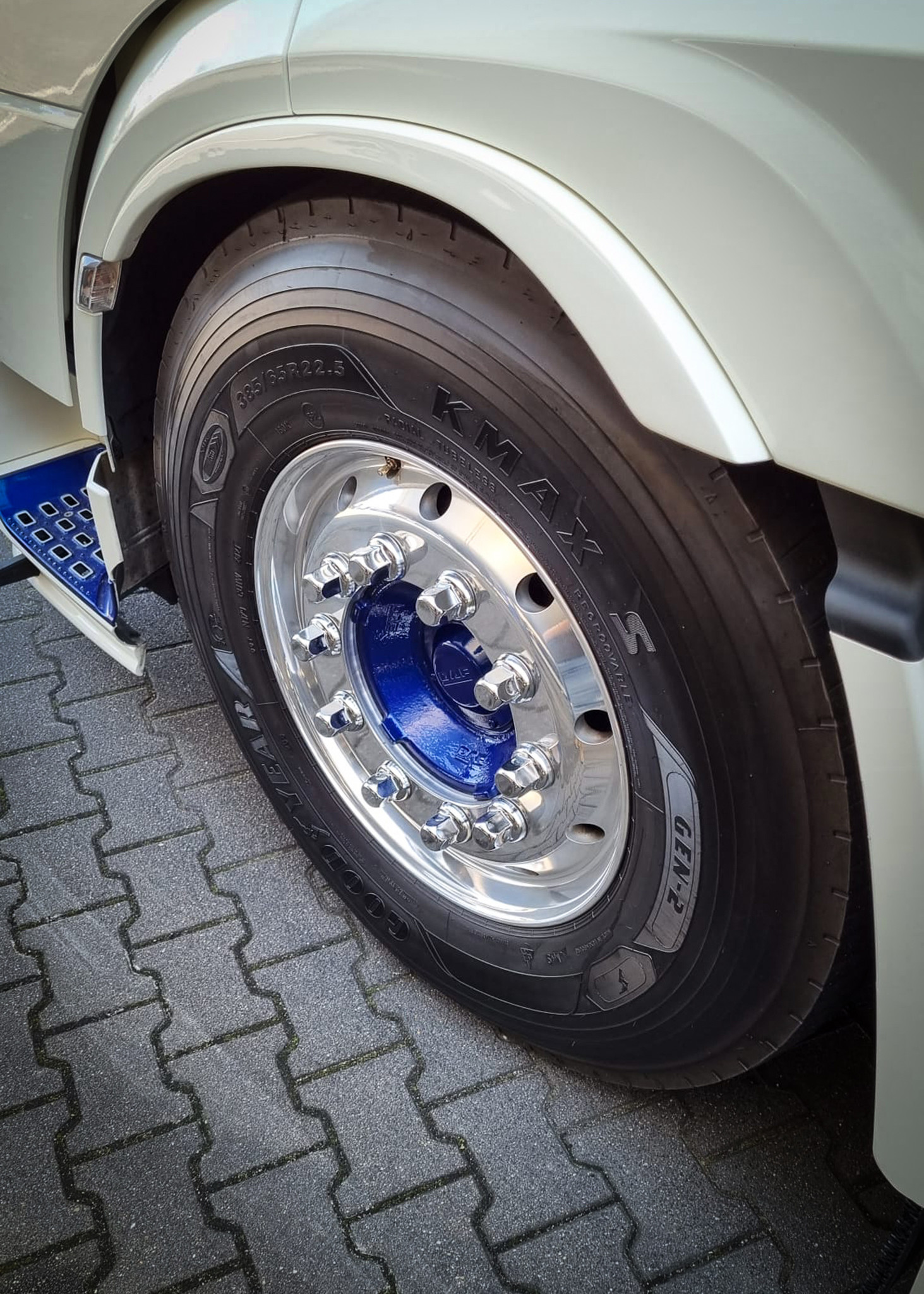 DAF XF 106 Fender Extension - Style & Performance Upgrade - Solar Guard ...