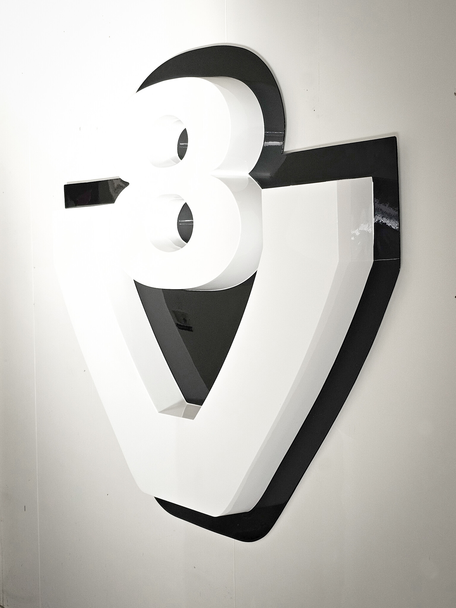 Scania Scania V8 Logo - Solar Guard Exclusive Truck Parts
