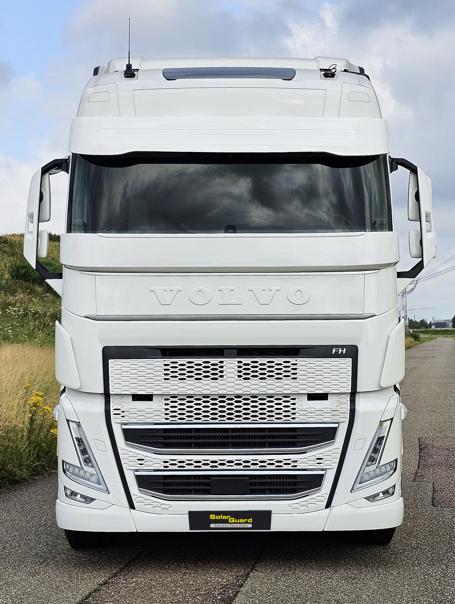 Volvo FH4/FH4B Windscreenguard: Style & Protection Upgrade - Solar Guard