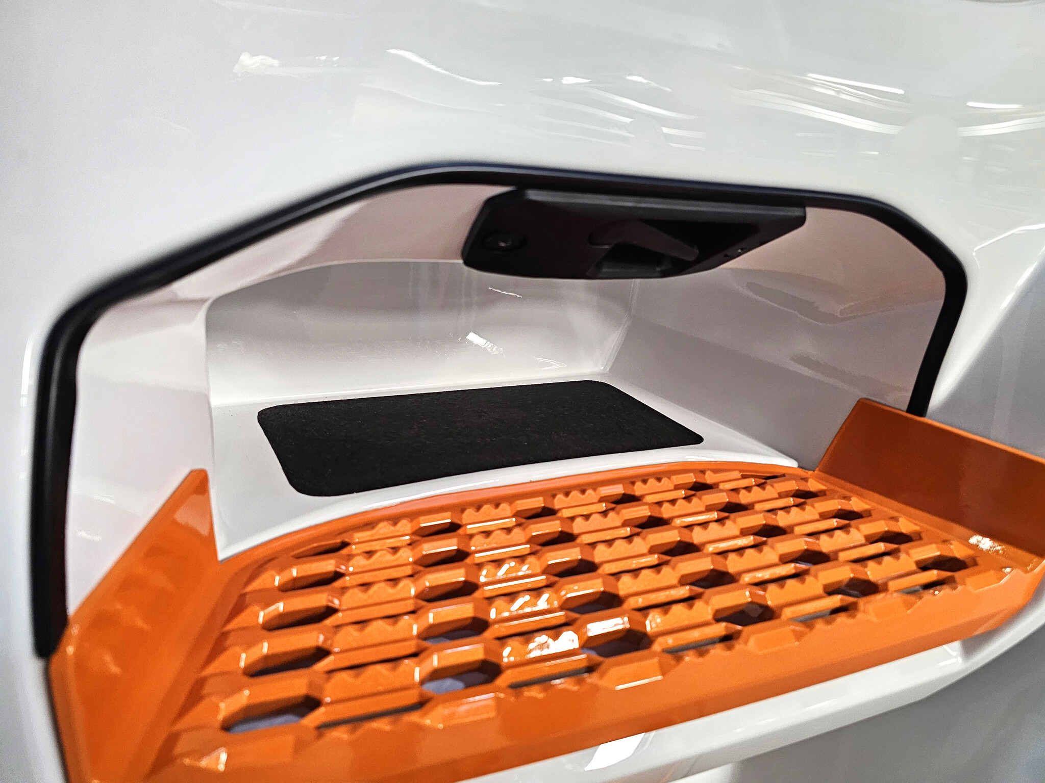 Solar Guard | Step Extender for DAF NGD XG & XG+ - Solar Guard ...