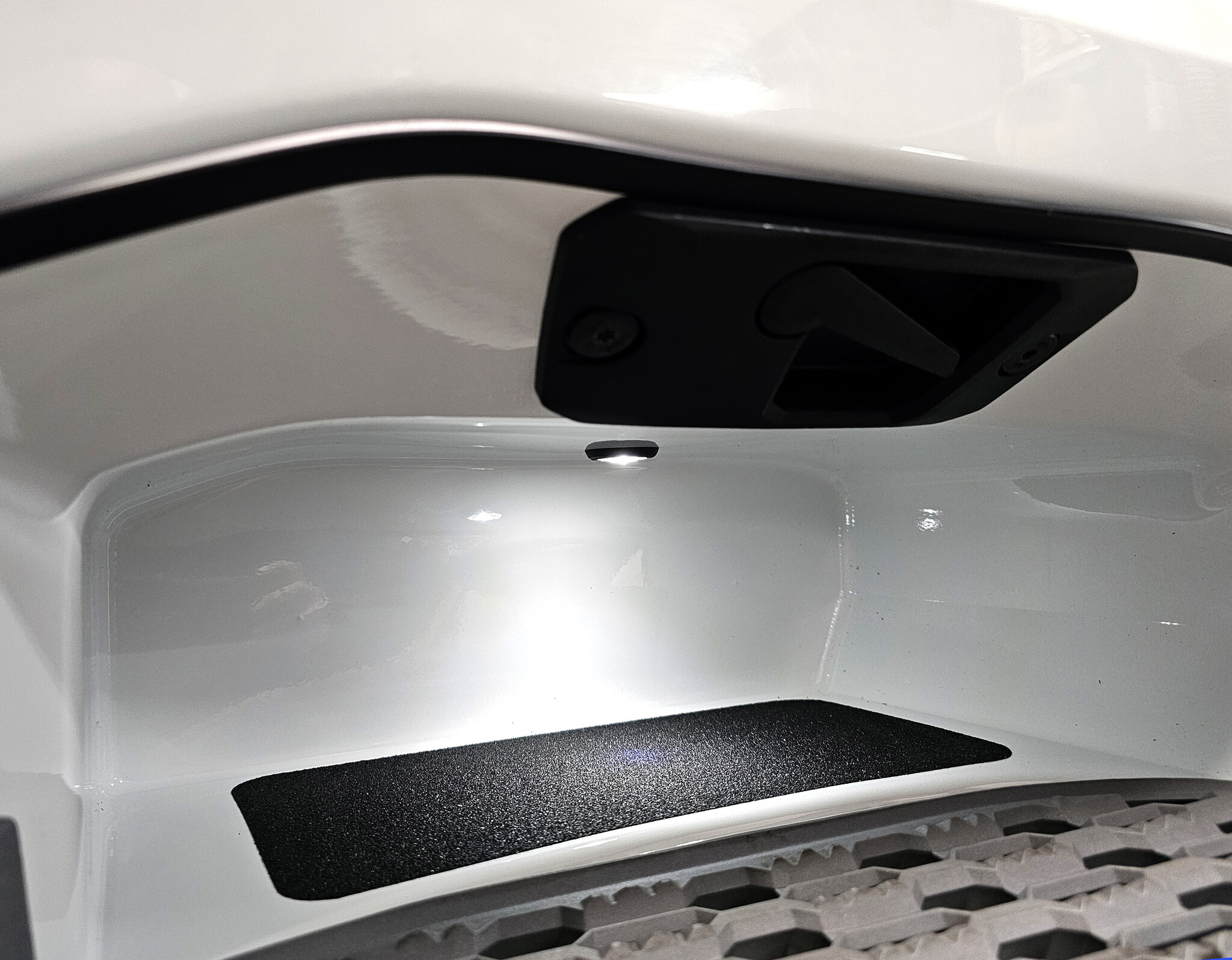 Solar Guard | Step Extender for DAF NGD XG & XG+ - Solar Guard ...