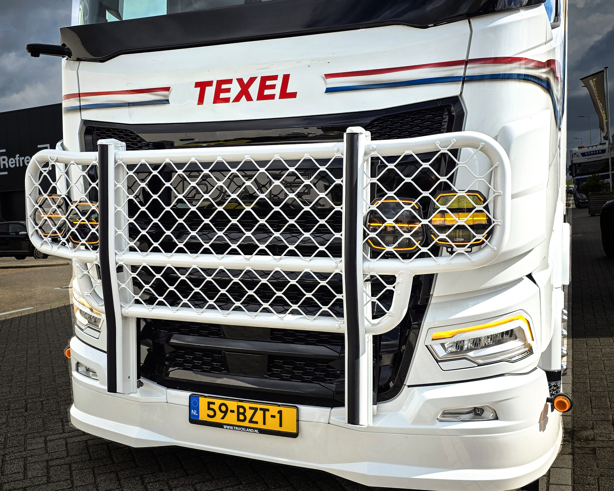 Solar Guard | Hypro Offroad Bullbar for DAF NGD XG/XG+ - Solar Guard ...