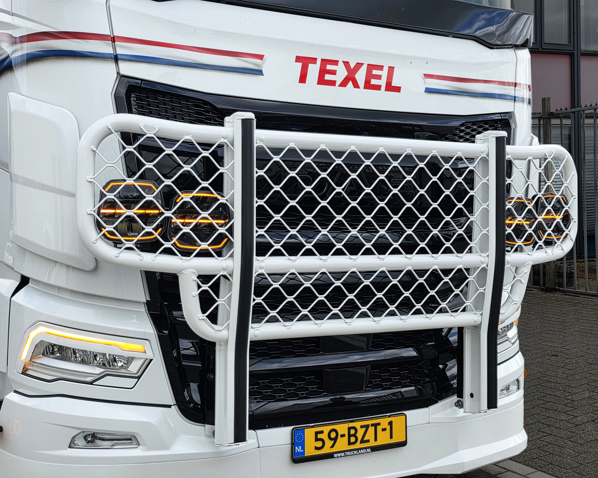 Enhance your DAF NGD XG/XG+ with the Hypro Offroad Bullbar. Designed ...