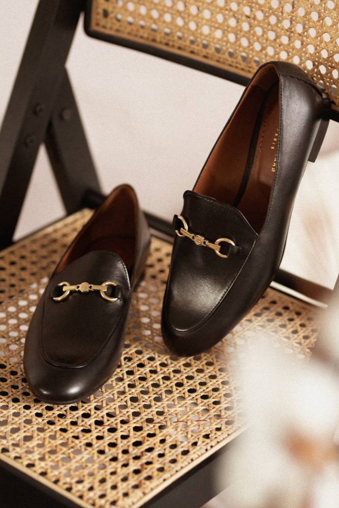 Isabel Bernard - Gouden sieraden en tassen - Tout est possible