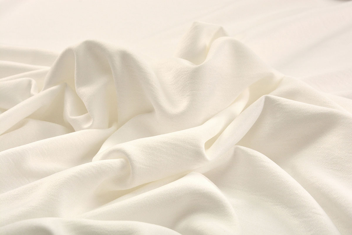 Crinkle Satin Off-White - YES Fabrics