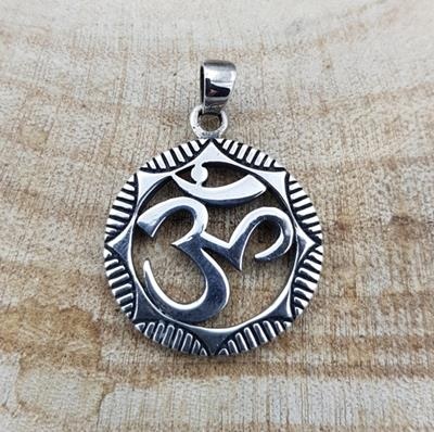 Hanger ohm zilver - Spirituele winkel