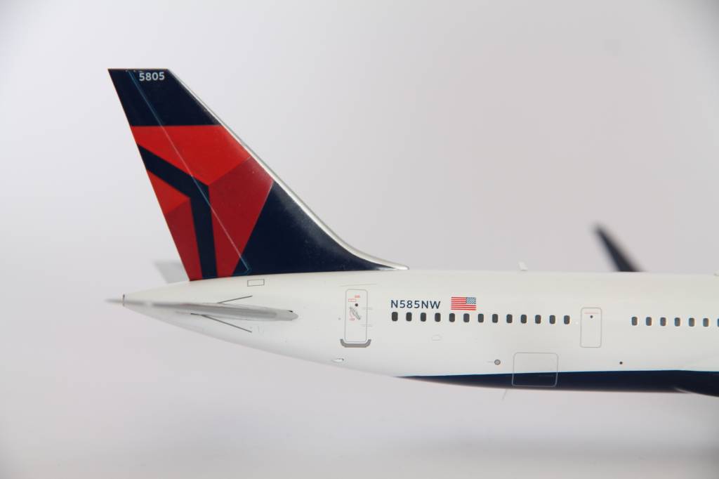 Aircraft & Spacecraft Delta Boeing 757-300 N585NW Gemini Jets G2DAL712 ...