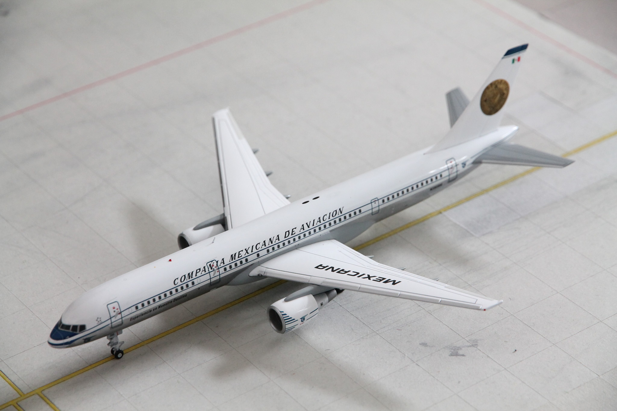 1:200 Mexicana "Retro" Boeing 757-200 N380RM G2MXA806 - Diecast Trading