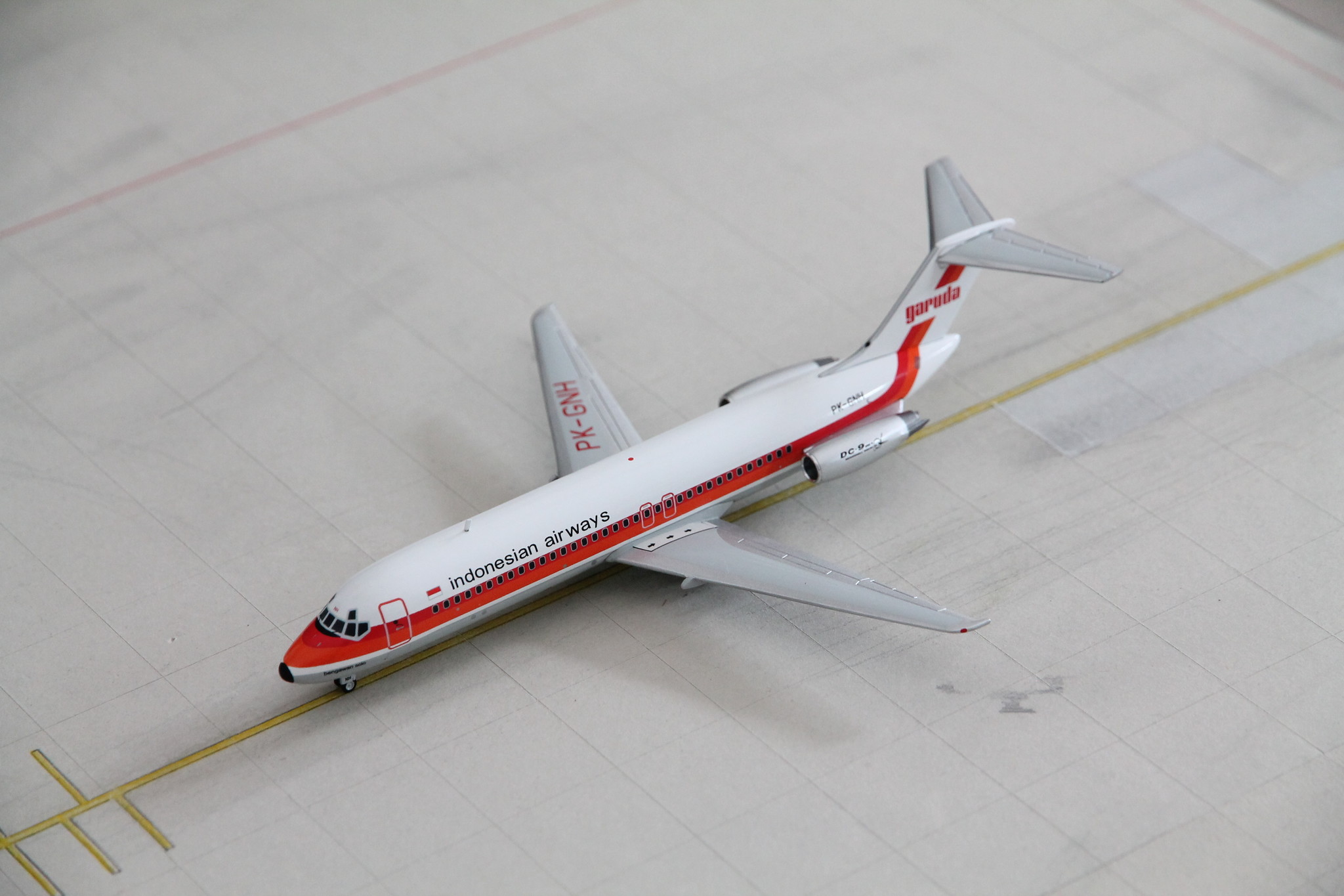 1:200 Garuda Indonesia Douglas DC-9-30 PK-GNH Herpa 570695 - Diecast ...