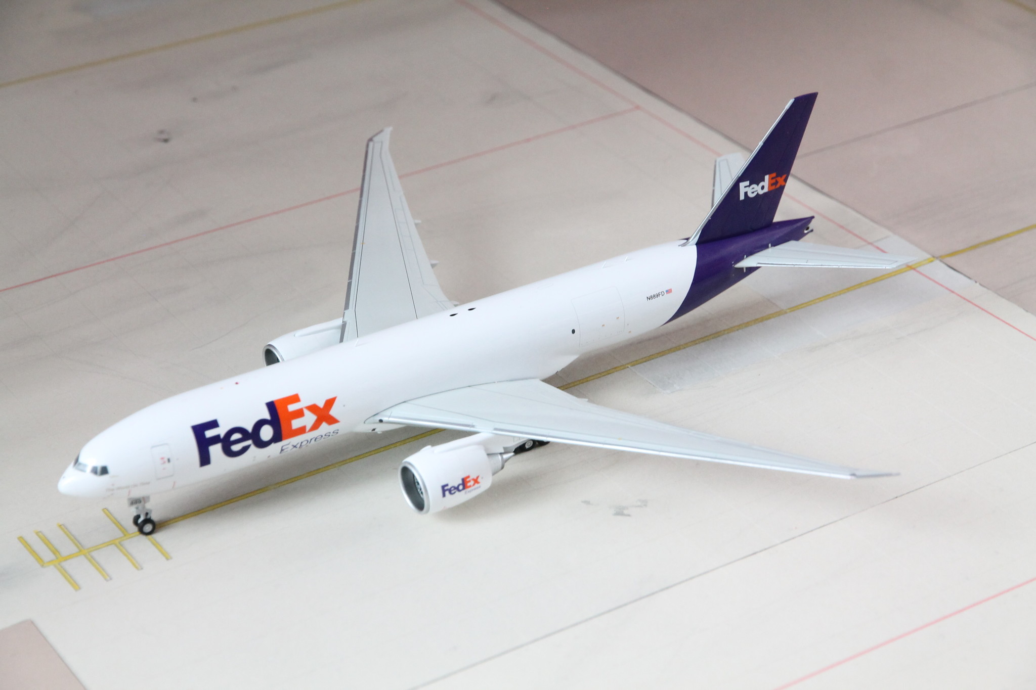 1:200 FedEx Boeing 777-200F N889FD Gemini200 G2FDX1070 - Diecast Trading
