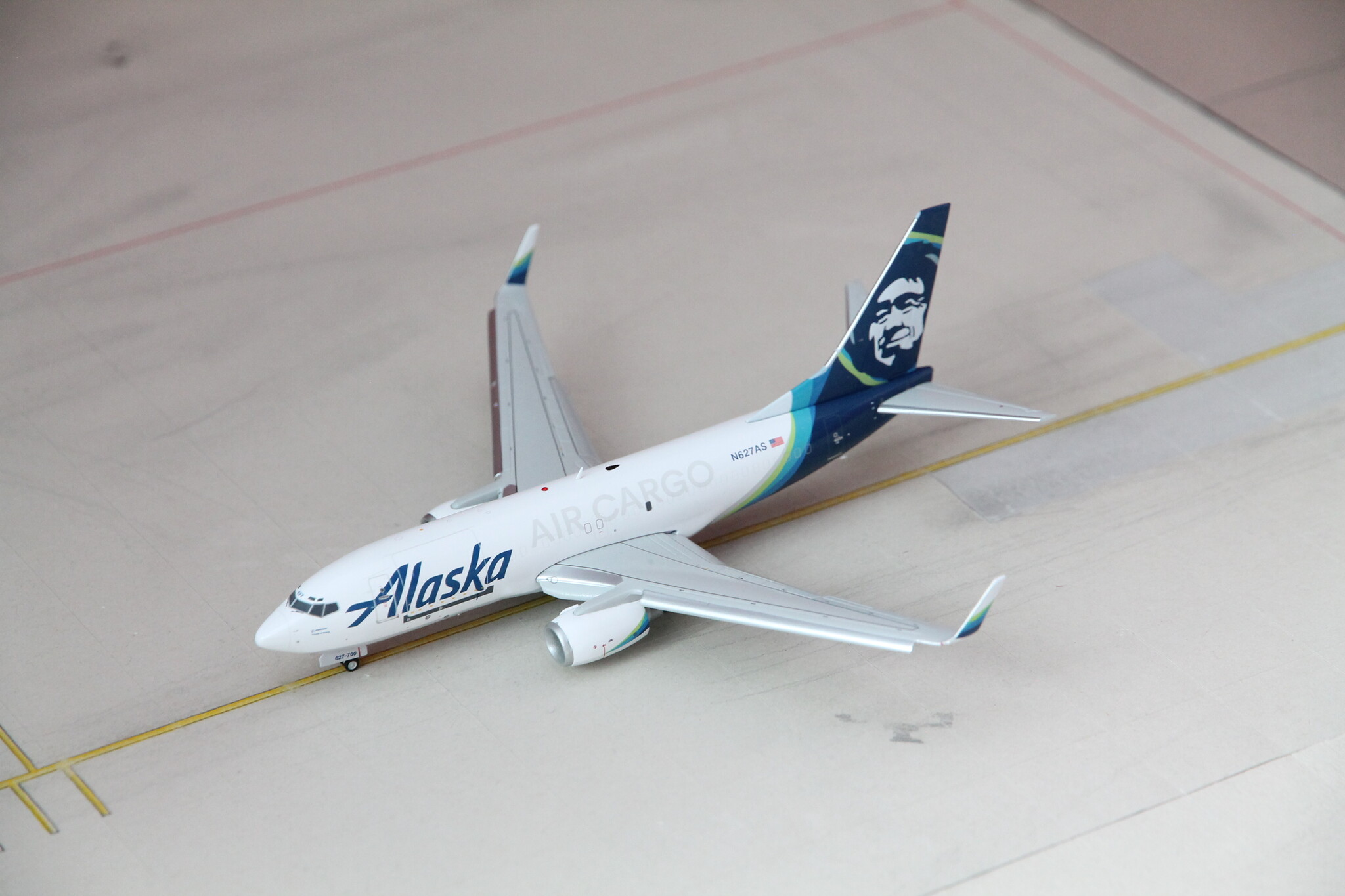 1:200 Alaska Air Cargo B737-700 N627AS Gemini200 G2ASA1019F Flaps Down ...