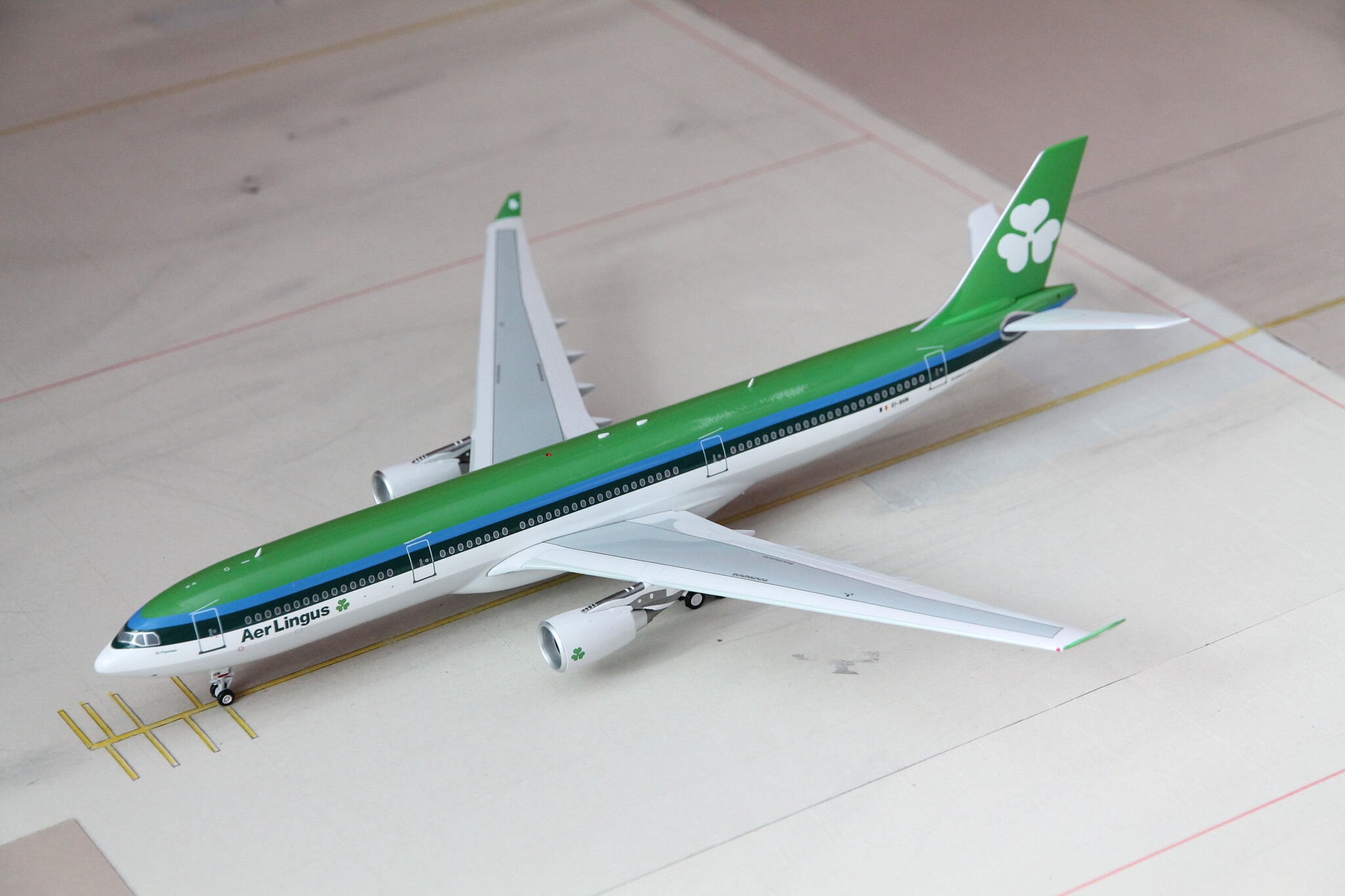 1:200 Aer Lingus Airbus A330-300 EI-SHN Inflight200 IFCLEV333002 ...