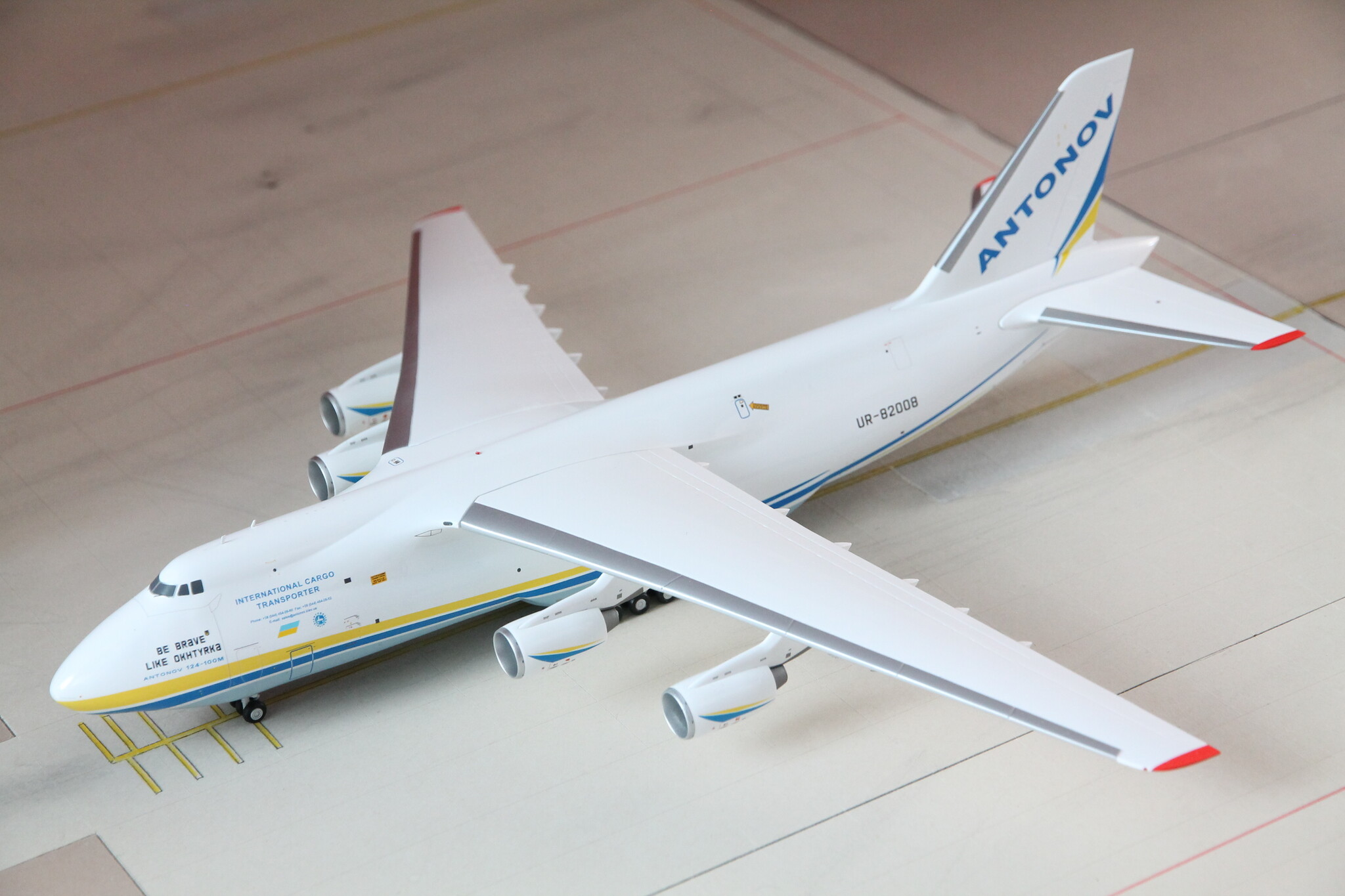 1:200 Antonov Design Bureau Antonov AN-124 RA-82088 G2ADB1082 - Diecast ...