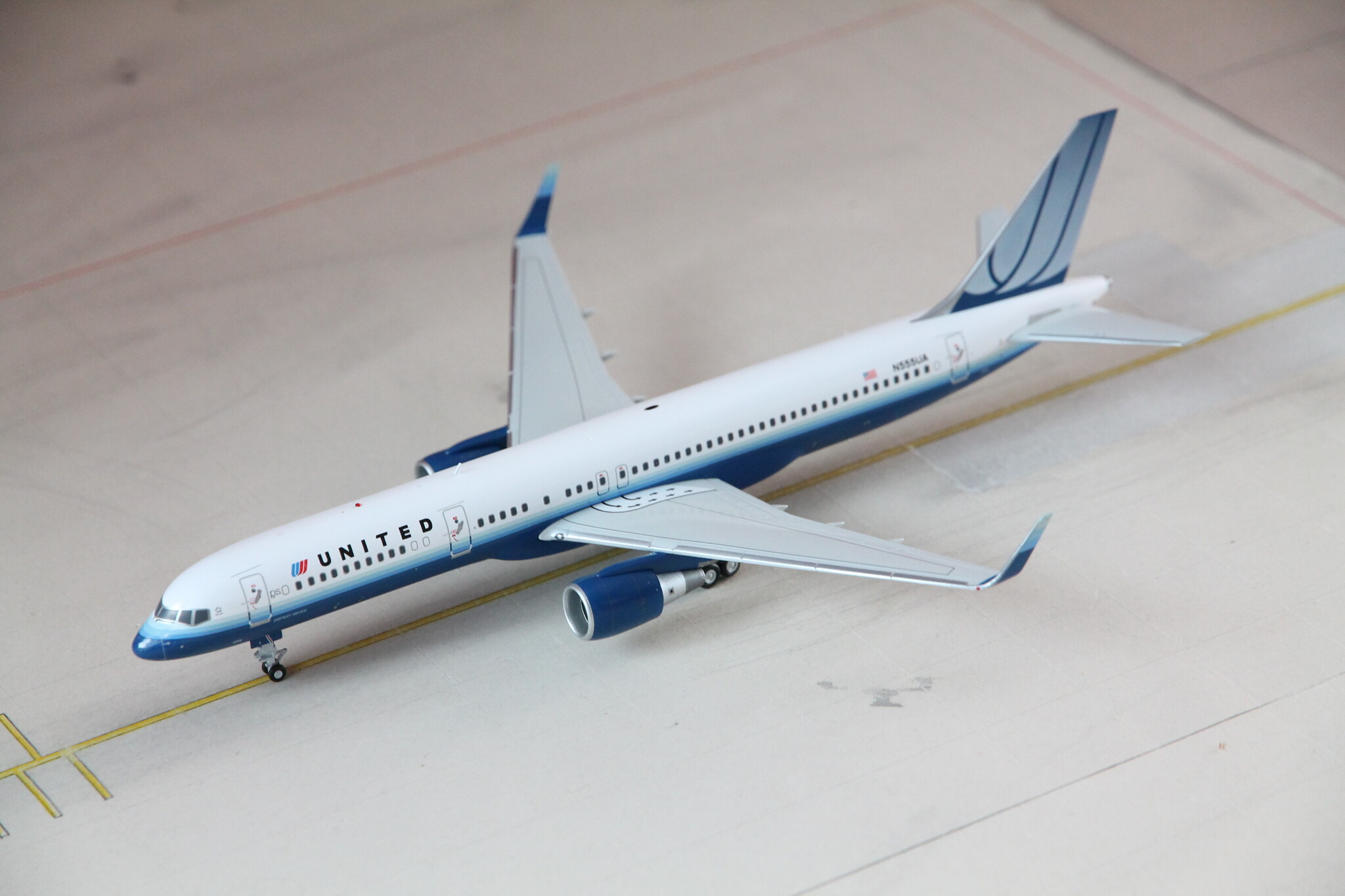 1:200 United Airlines Boeing 757-200 N555UA JC Wings XX20220 - Diecast ...