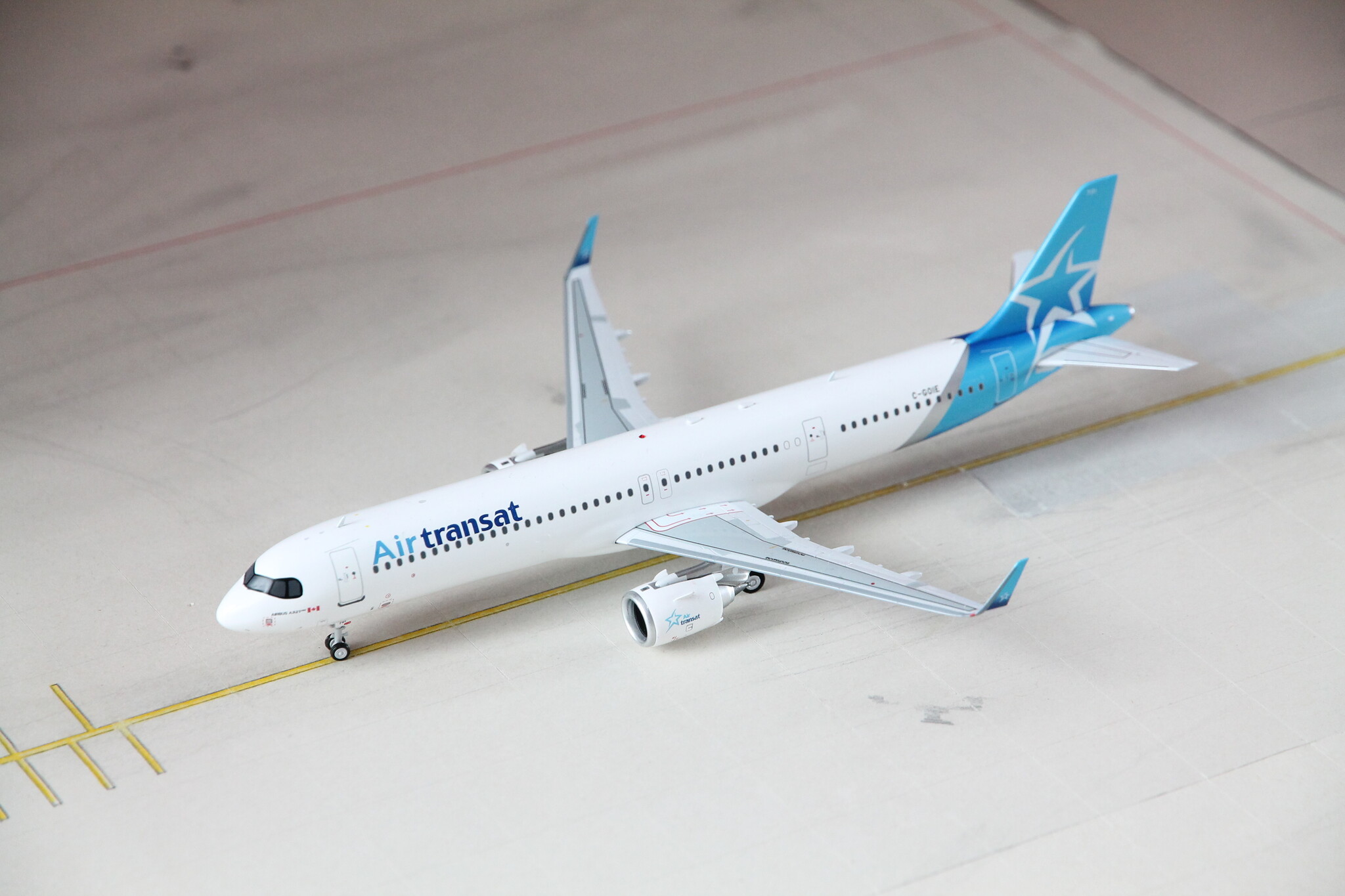 1:200 Air Transat Airbus A321neo C-GOIE Inflight200 IF321TS1219 ...