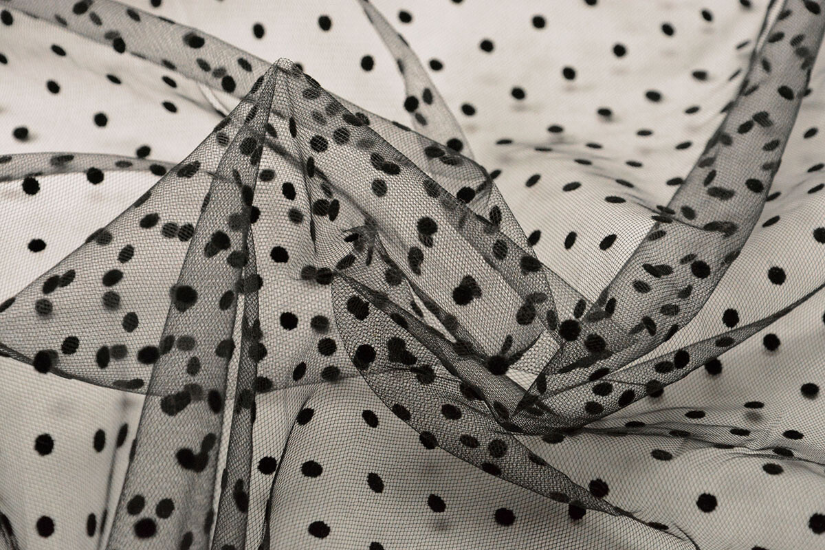 Fine Tulle Little Dots Black - Boelens Modestoffen